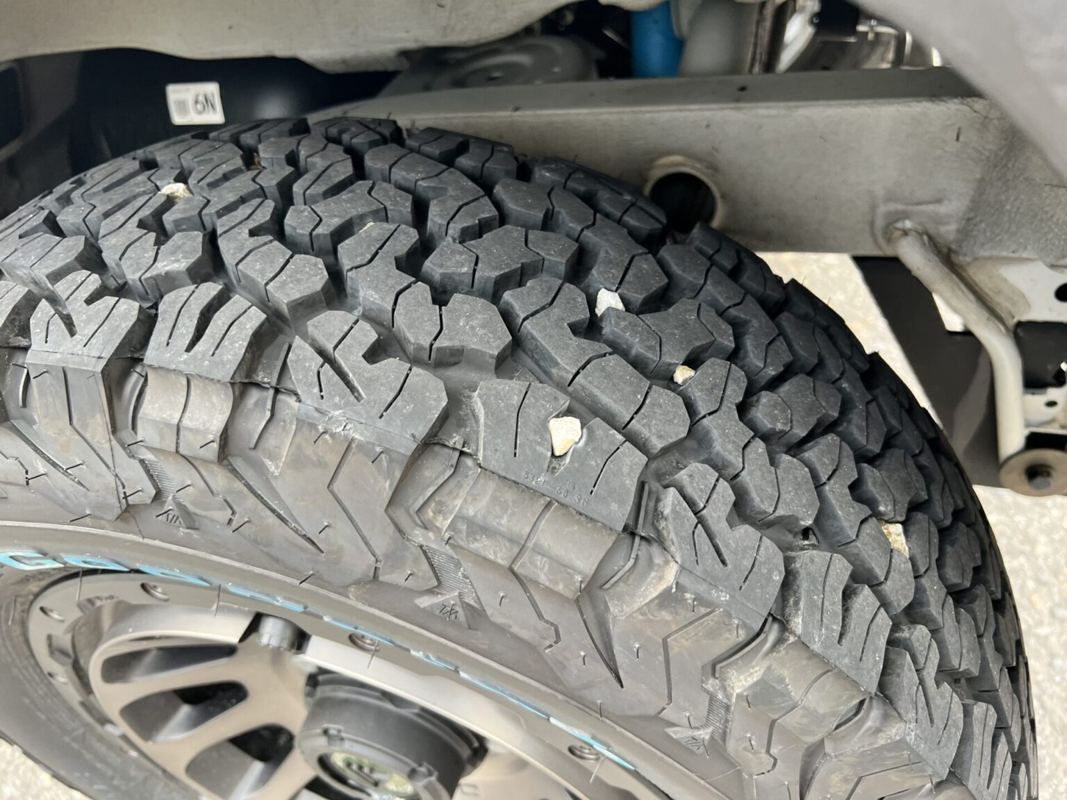 JB74ジムニーシエラに225/70R16 BFGoodrich KO2レビュー【オールテレーンタイヤ】DELTA FORCE OVAL装着 - 48rider.com