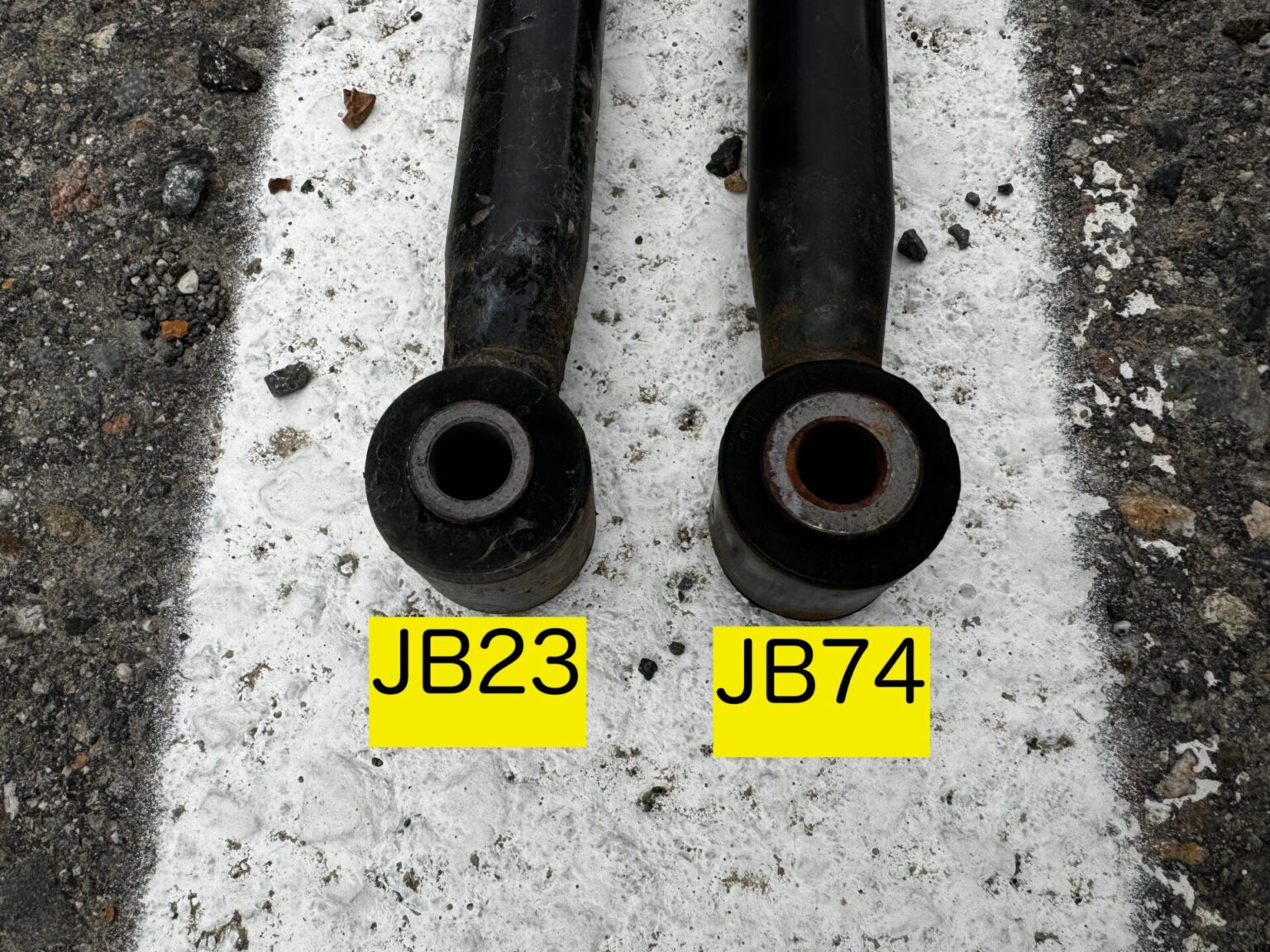 JB23ジムニーにJB64/JB74のラテラルロッド流用で足回りリフレッシュ - 48rider.com